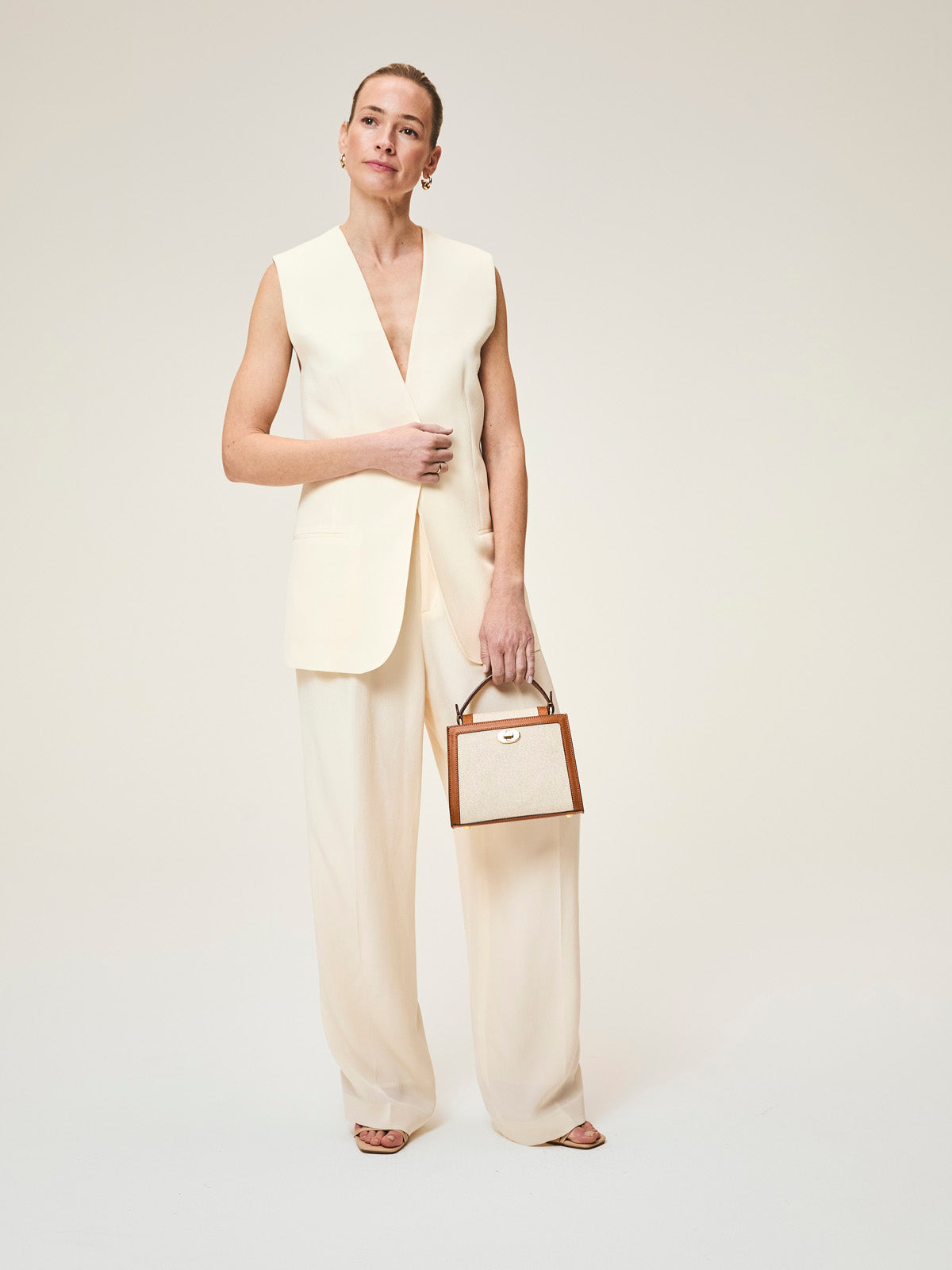 Tusting Clara Leather Top Handle Handbag