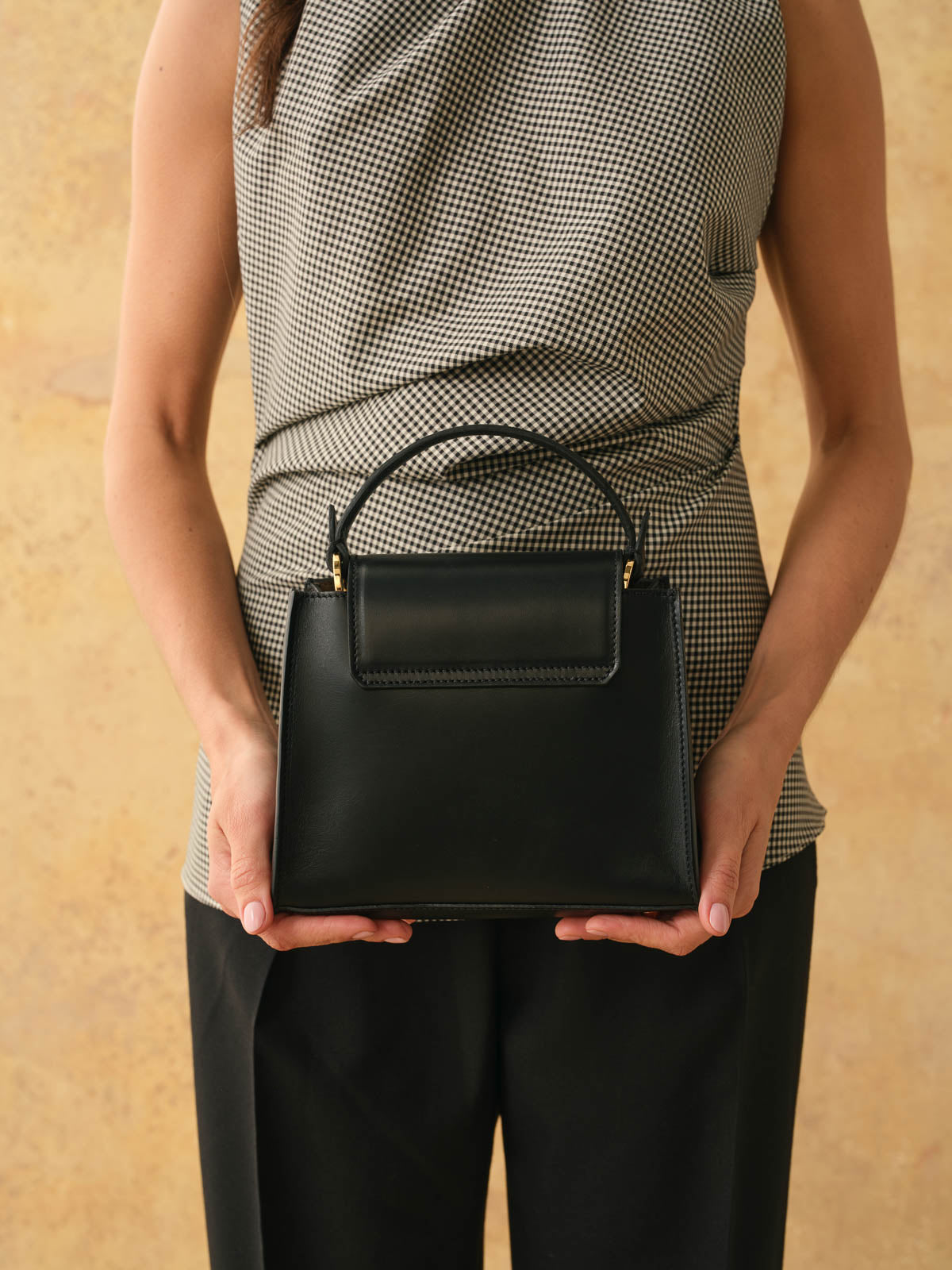 Tusting Clara Leather Top Handle Handbag