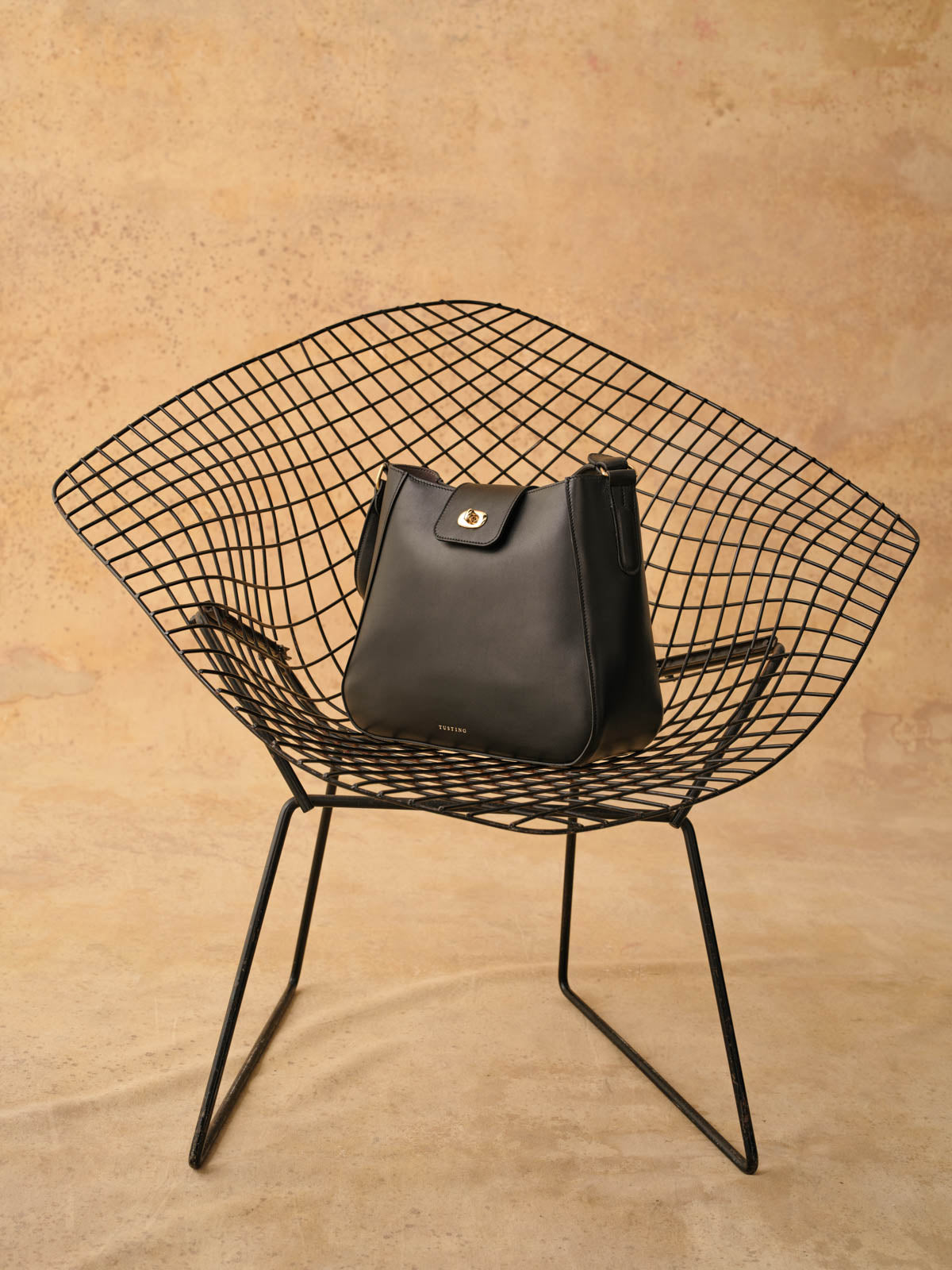 Tusting Hazel Leather Hobo-Style Slouch Shoulder Bag