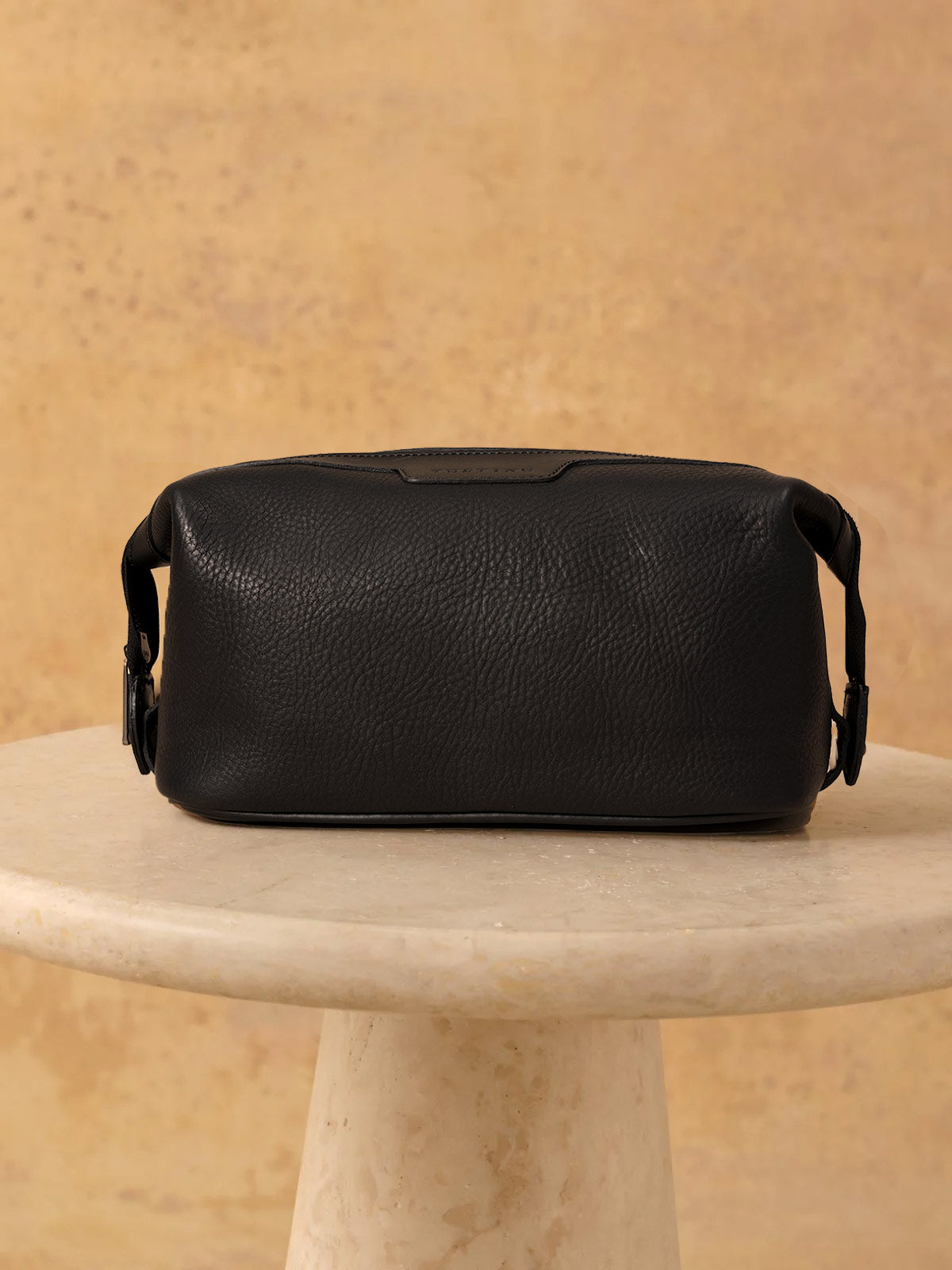 Tusting Horizon Leather Toiletry Dopp Kit Bag