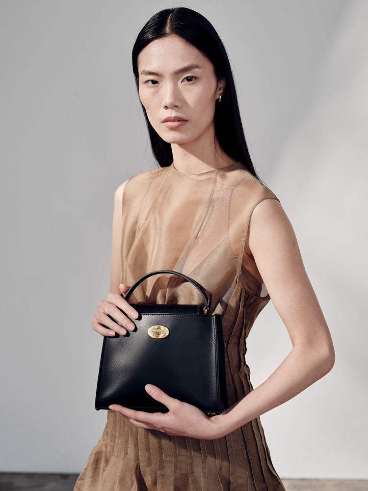 New In at Tustring – Tusting