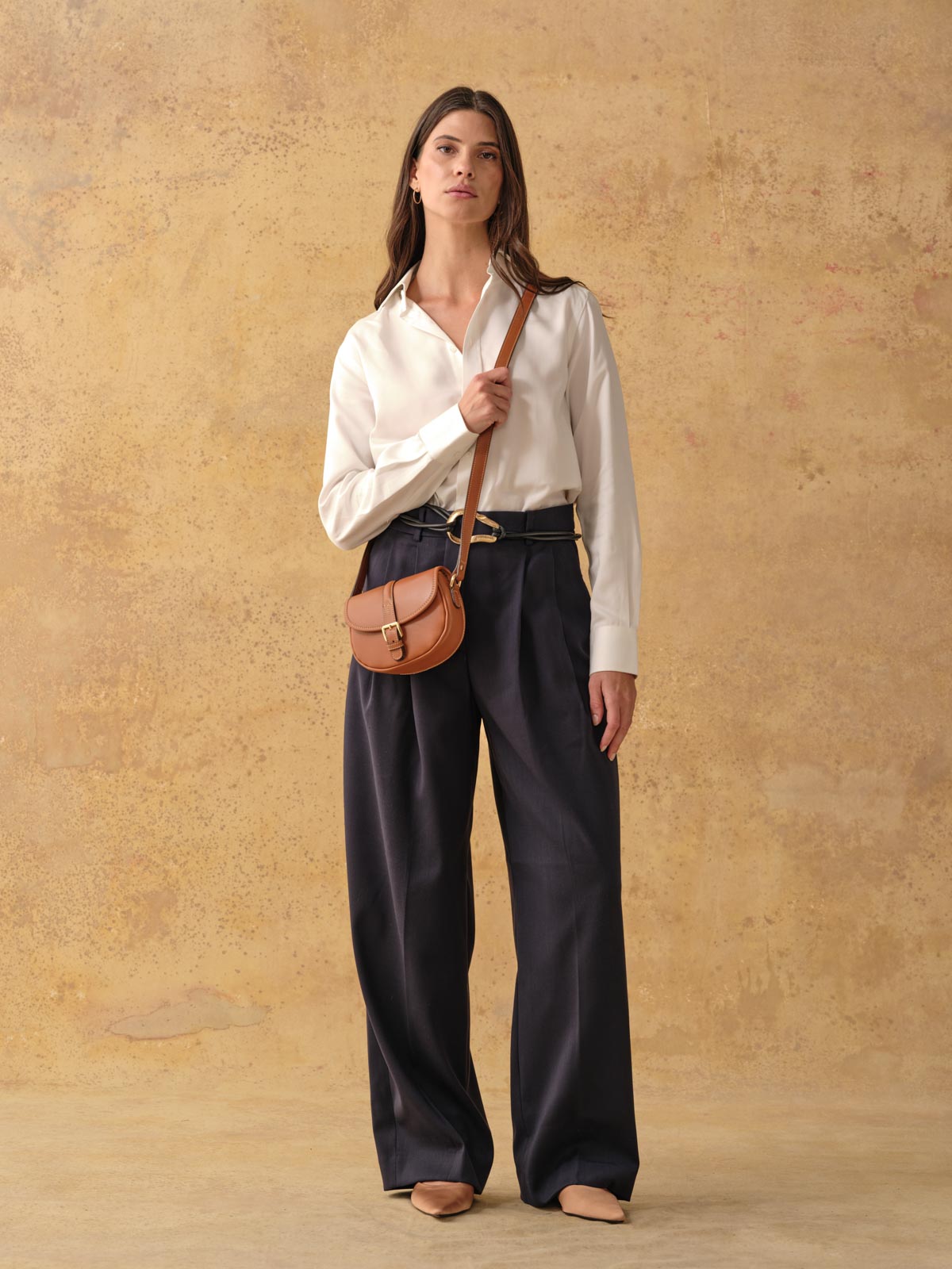 Tusting Mini Cardington Leather Curved Crossbody Bag