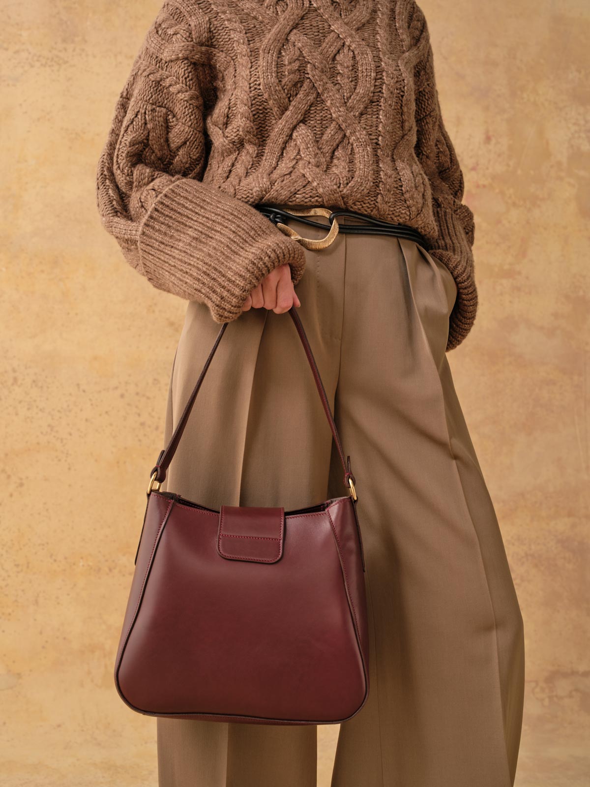 Tusting Hazel Leather Hobo-Style Slouch Shoulder Bag