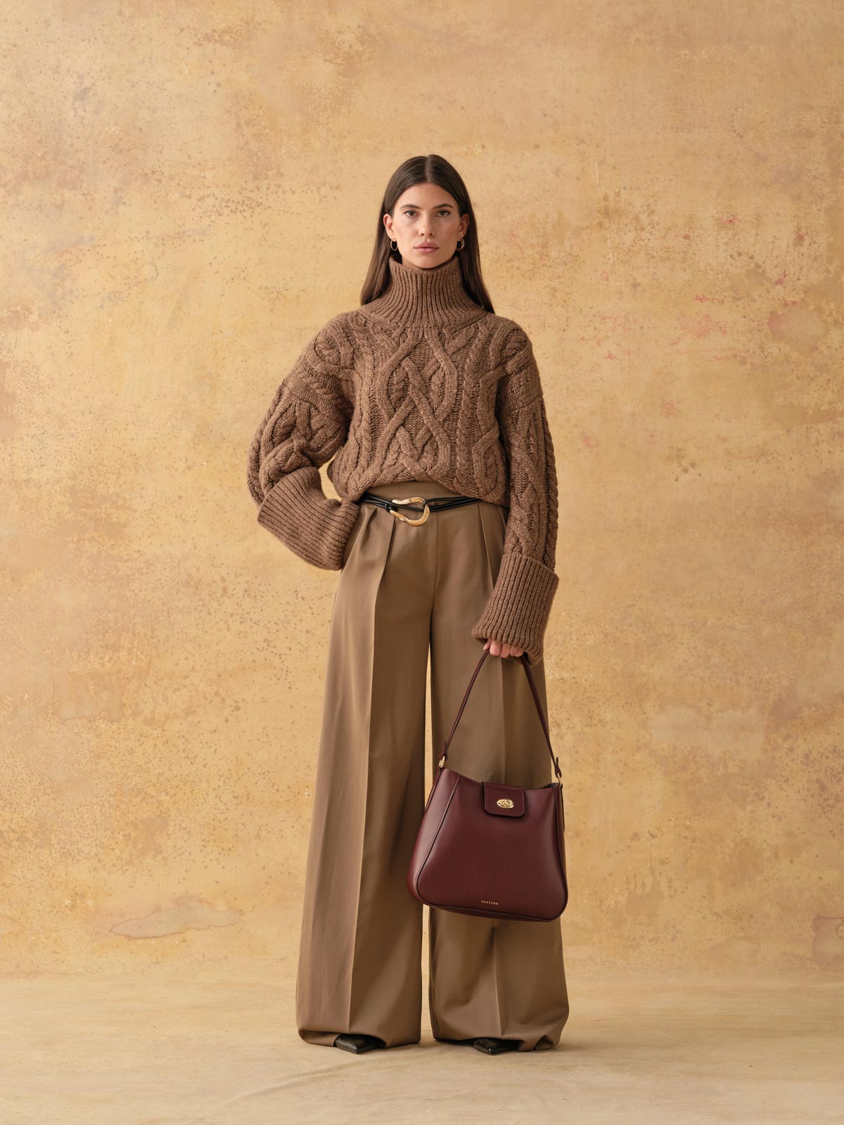 Tusting Hazel Leather Hobo-Style Slouch Shoulder Bag