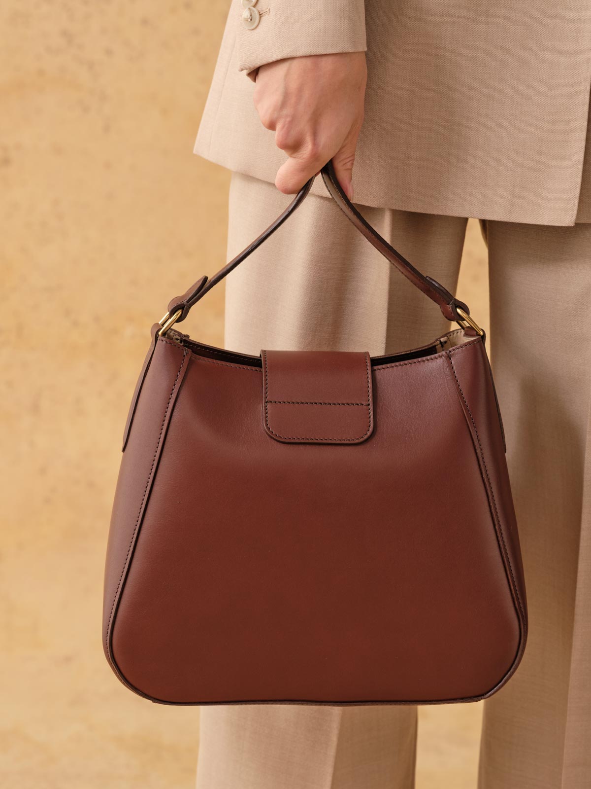 Tusting Hazel Leather Hobo-Style Slouch Shoulder Bag